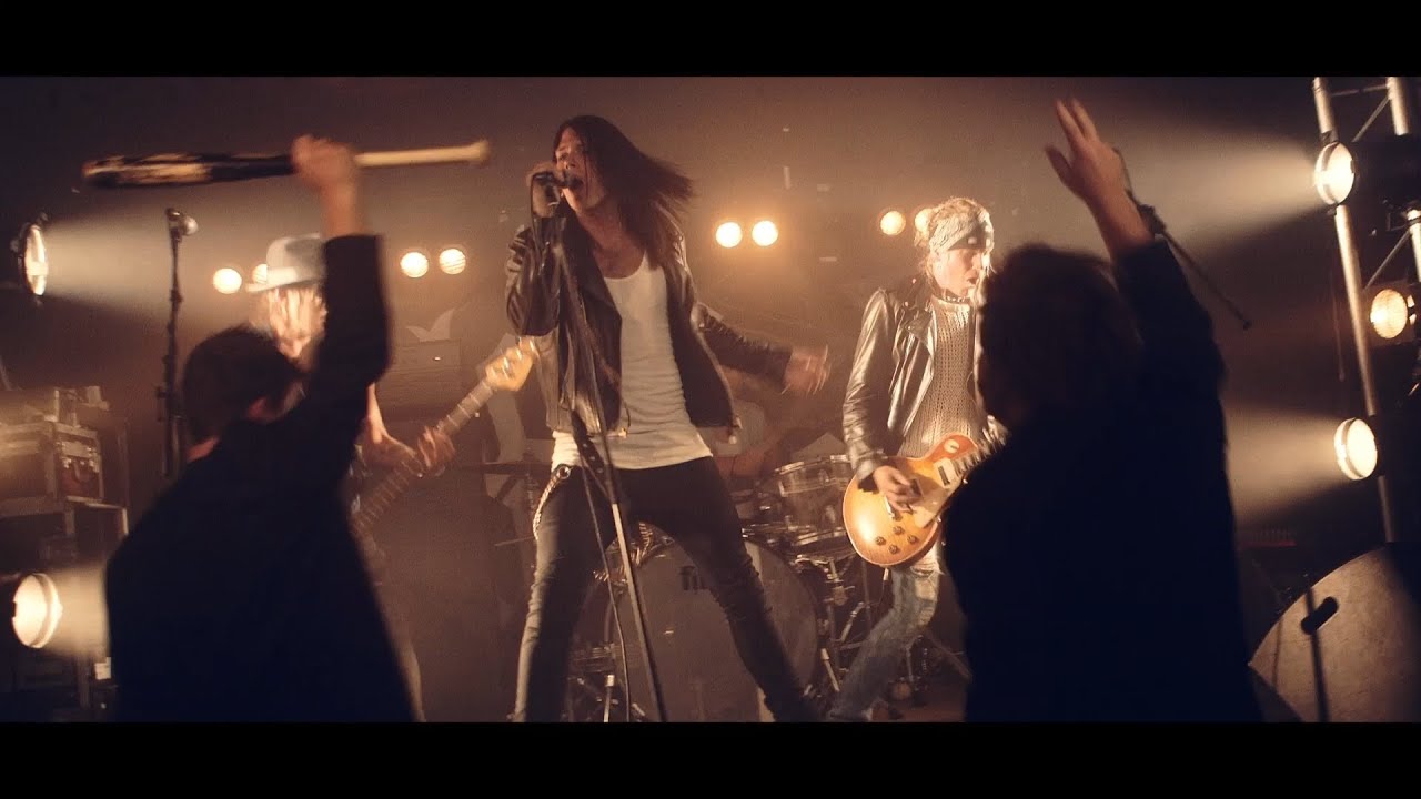 Close Quarters - Lets Put A Smile On That Face (Official Music Video ...