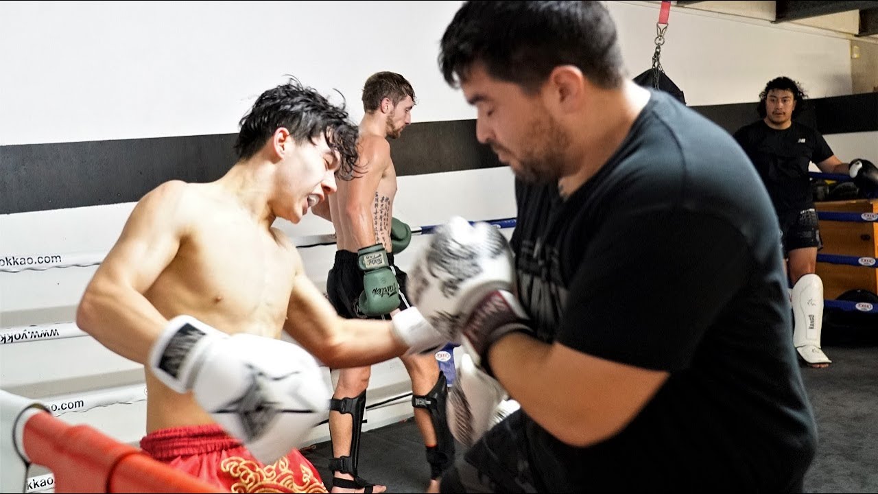 Shark Tank Muay Thai Pressure Training by Jono - YouTube