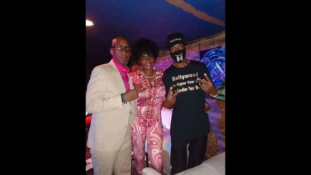 Mr Hollywood 704 and Mr 704 - YouTube