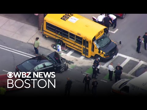 Students taken to hospital after school bus crash in Everett