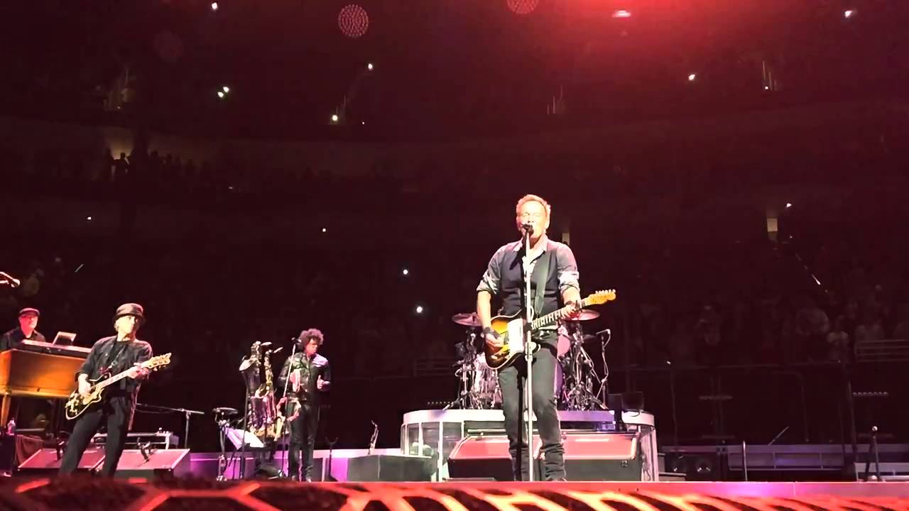 Amazing David Bowie tribute by Bruce Springsteen - YouTube