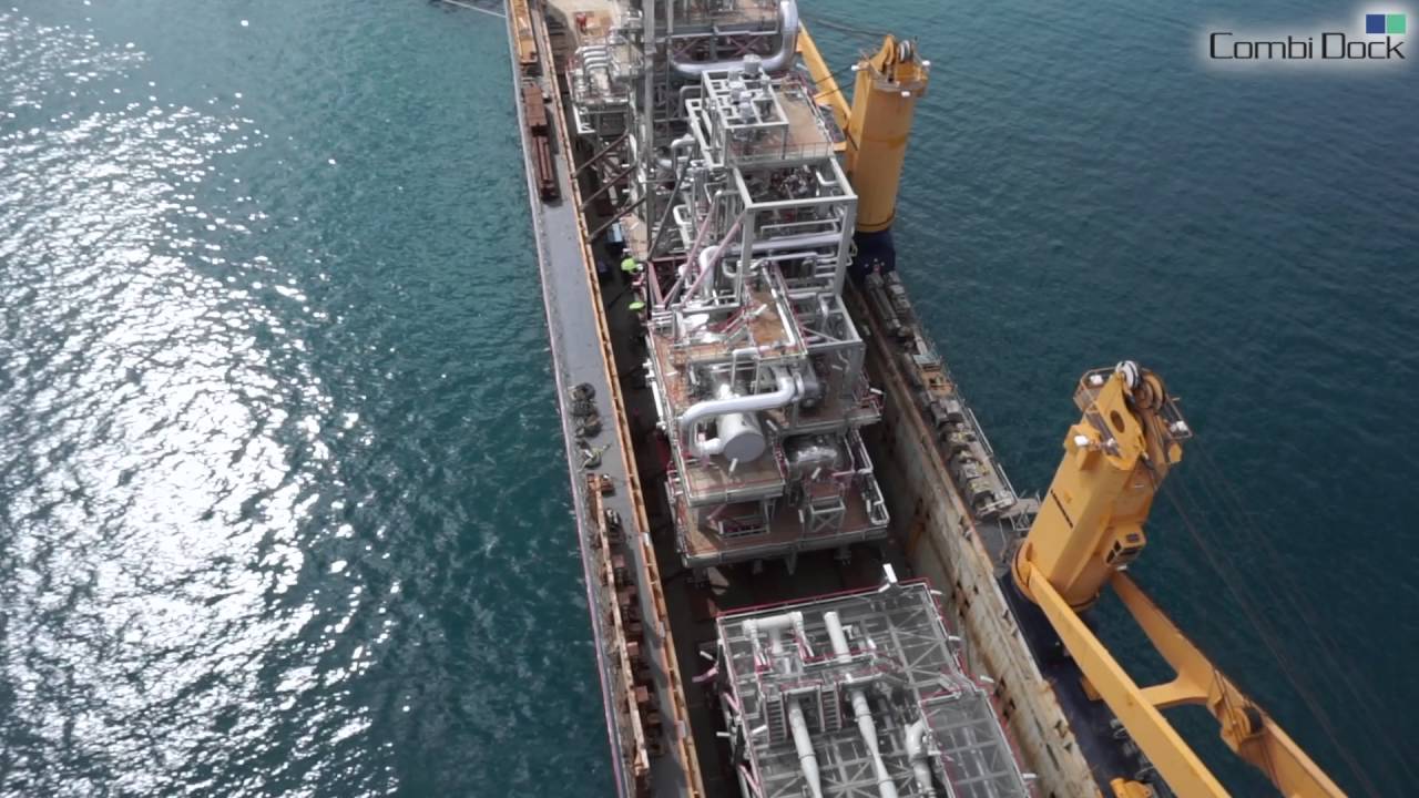 "Combi Dock III" - Loading Modules at Punta Cugno, Italy - YouTube