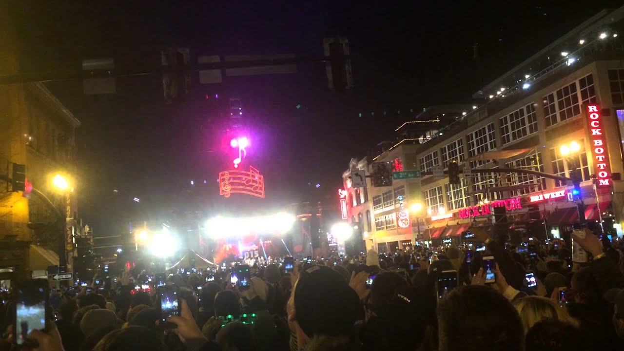 Countdown on New Year's Eve in Nashville - YouTube