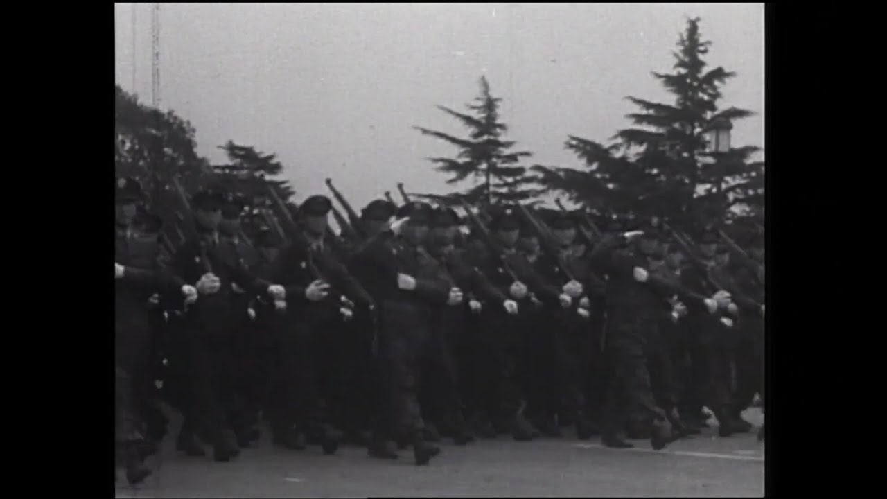 陸軍分列行進曲 (Japanese Army March) - YouTube