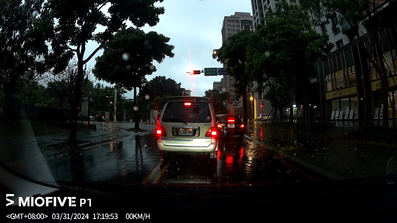 miofive p1 傍晚下雨試拍 - YouTube