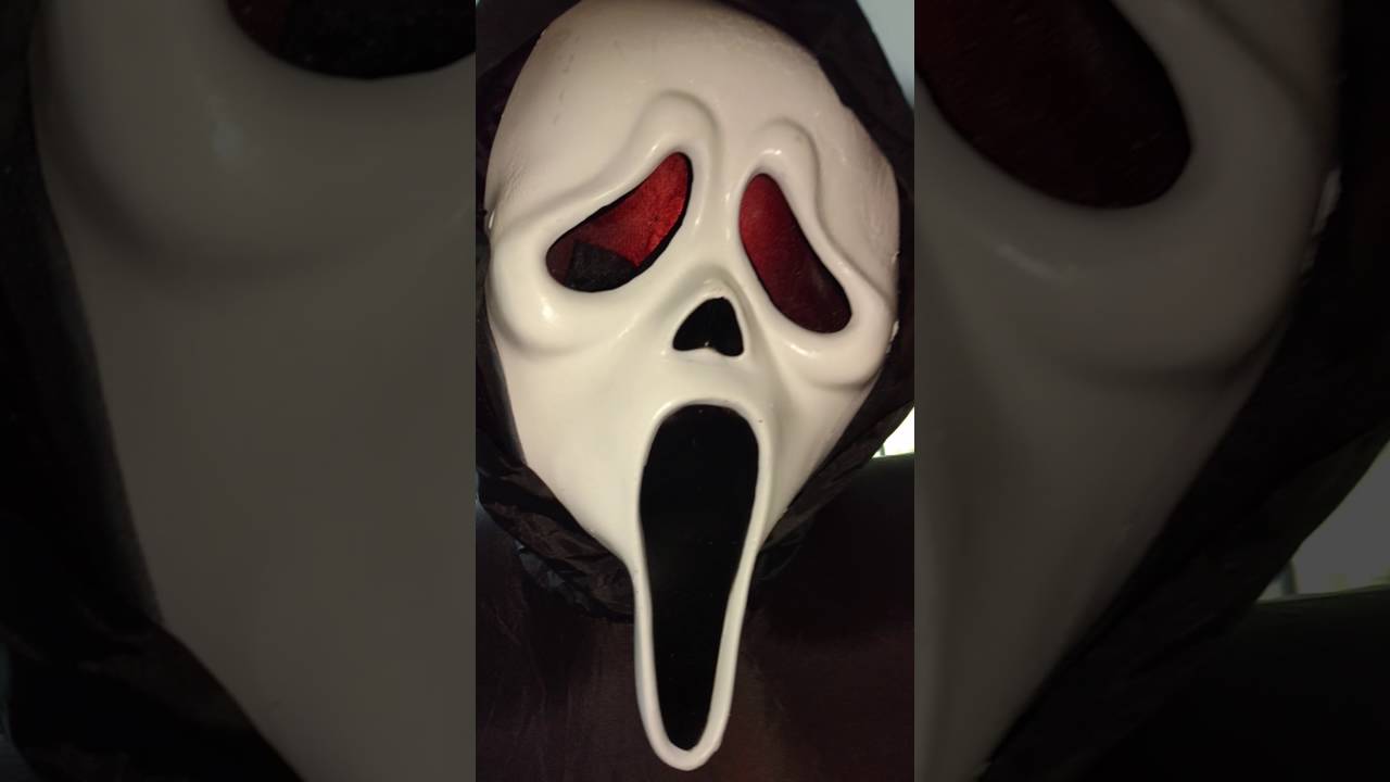 Gemmy 6ft Ghostface Scream Inflatable Review - YouTube