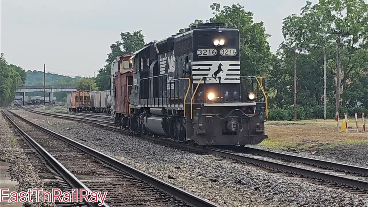 V19 NS 3216 SD40-2 with NS Caboose 555647 shoving in Bristol at Norfolk and Western Union ...