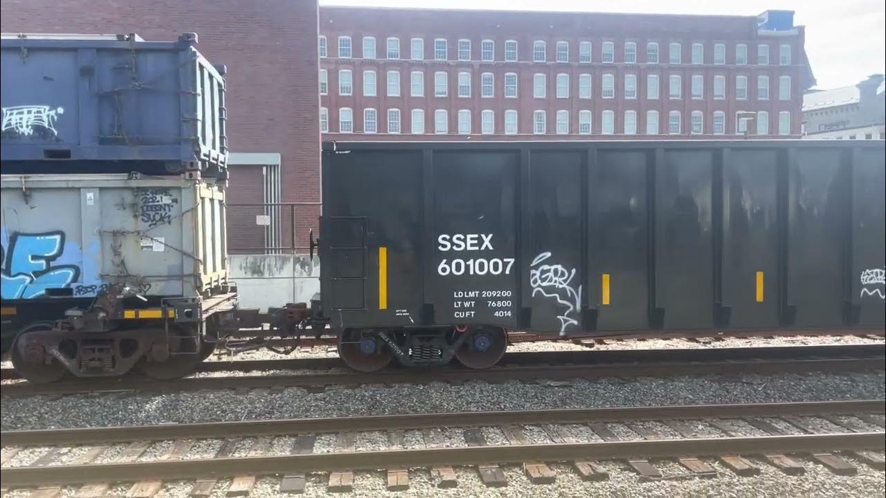 Ex-Pan Am Dash 8s on CSX local - YouTube