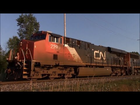 CN 2299 Leads CN 5633 @ South Haven - YouTube