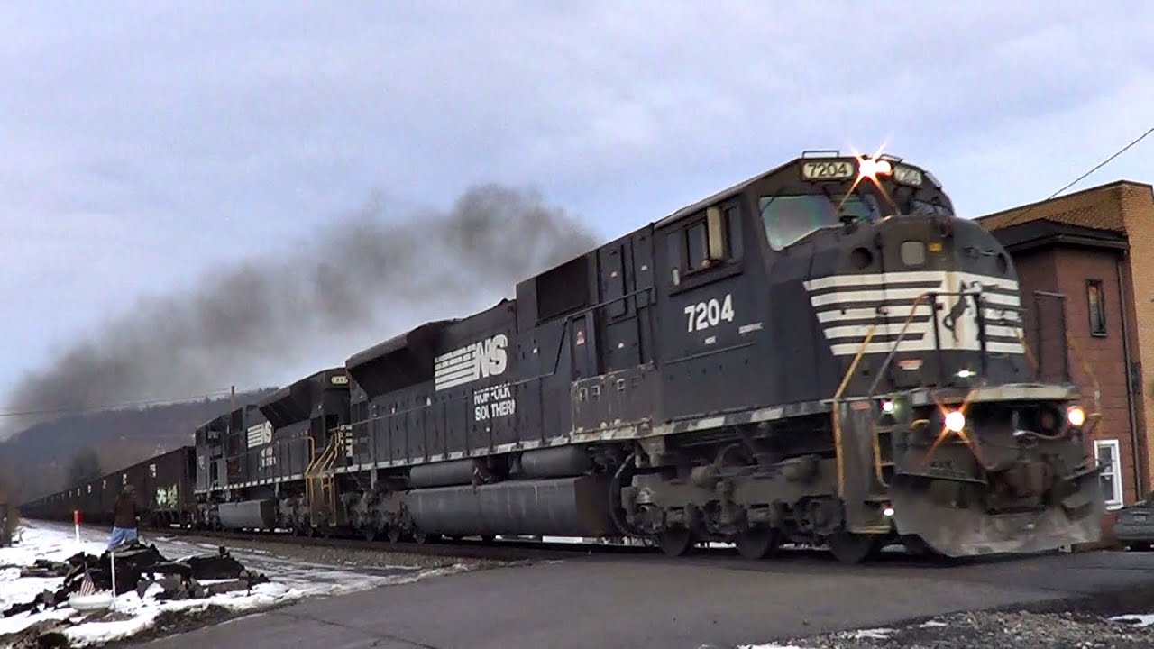 NS 66R With A SD80MAC Pair - YouTube