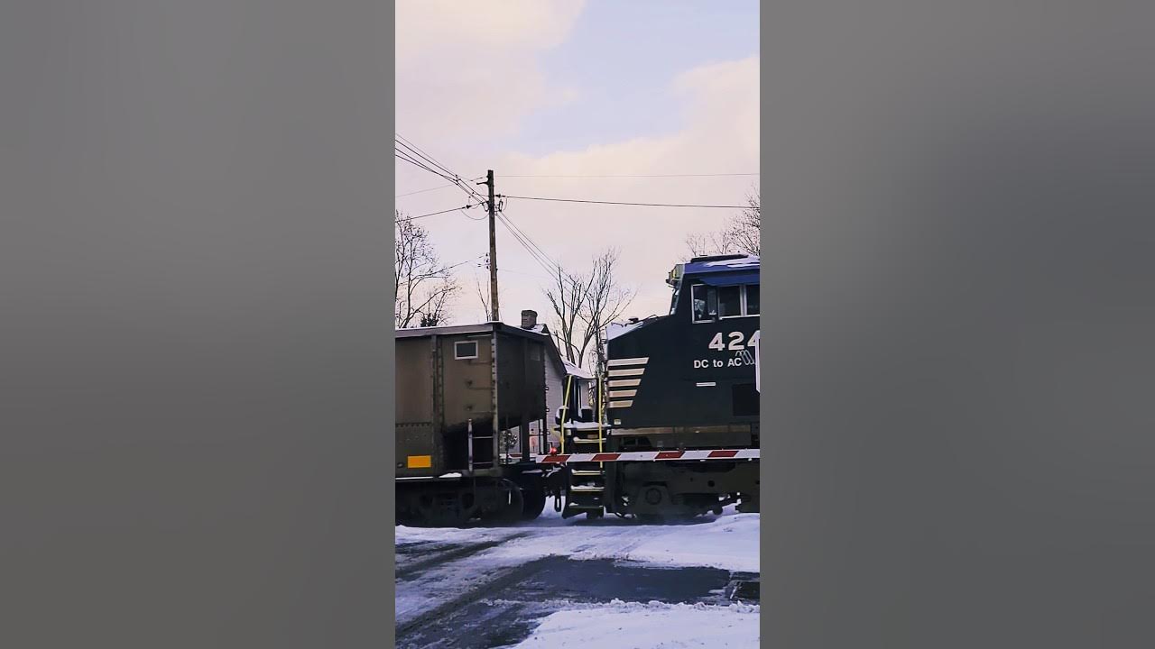 NS Mid-DPU helpers 4241 and 3628 - YouTube