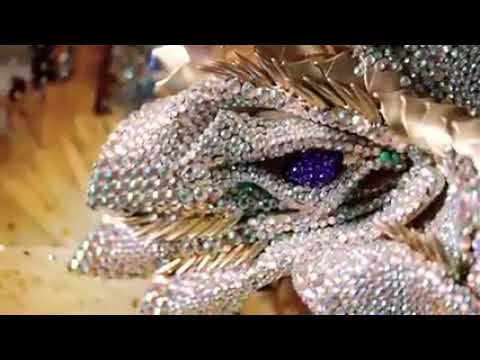 Miss universe Philippines Close-up Video of her Costume.