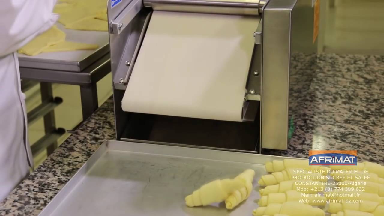 MACHINE A CROISSANT - YouTube
