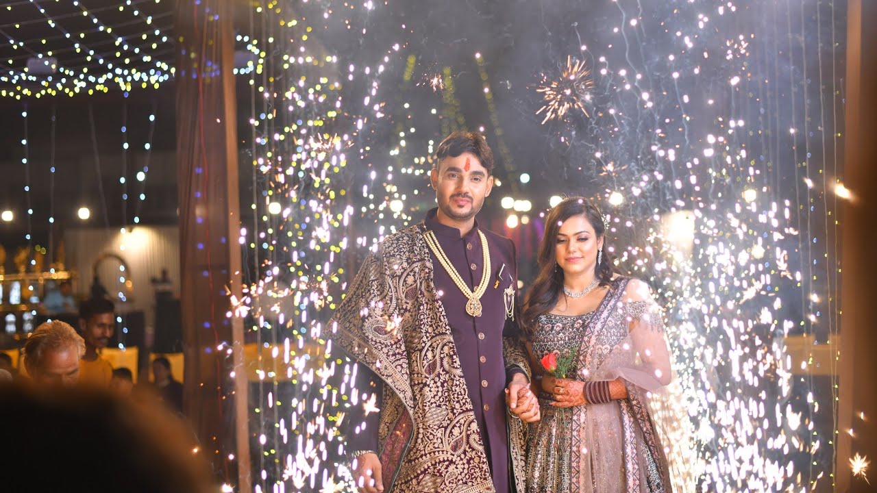 Most beautiful couple entry for Engagement💍I Surprise proposal by groom ...