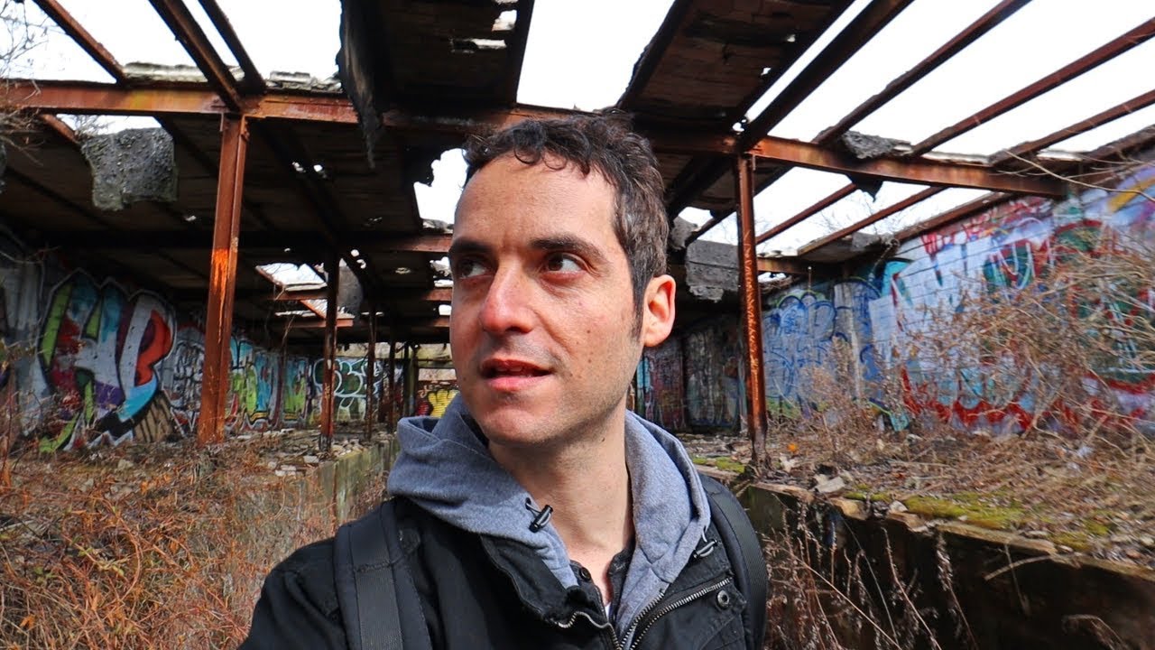 NYC's BEST Hidden Secret ? ABANDONED Military Base in Queens 😱 (Fort ...