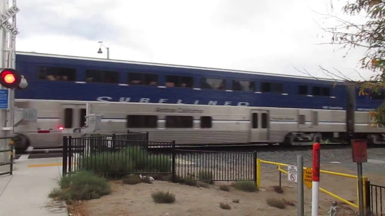 Amtrak pacific surfliner 777 northbound Simi Valley - YouTube