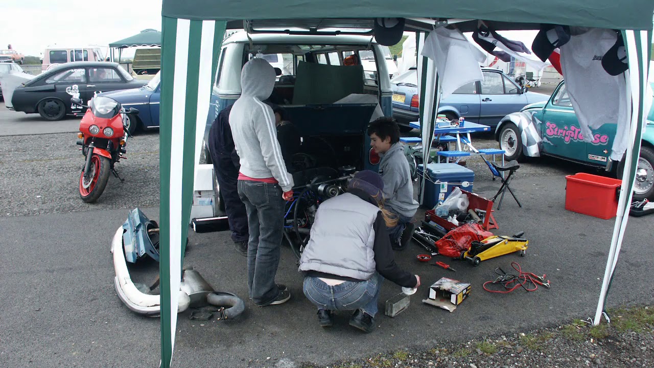 VW split screen van drag bus engine strip down at santapod pits ...