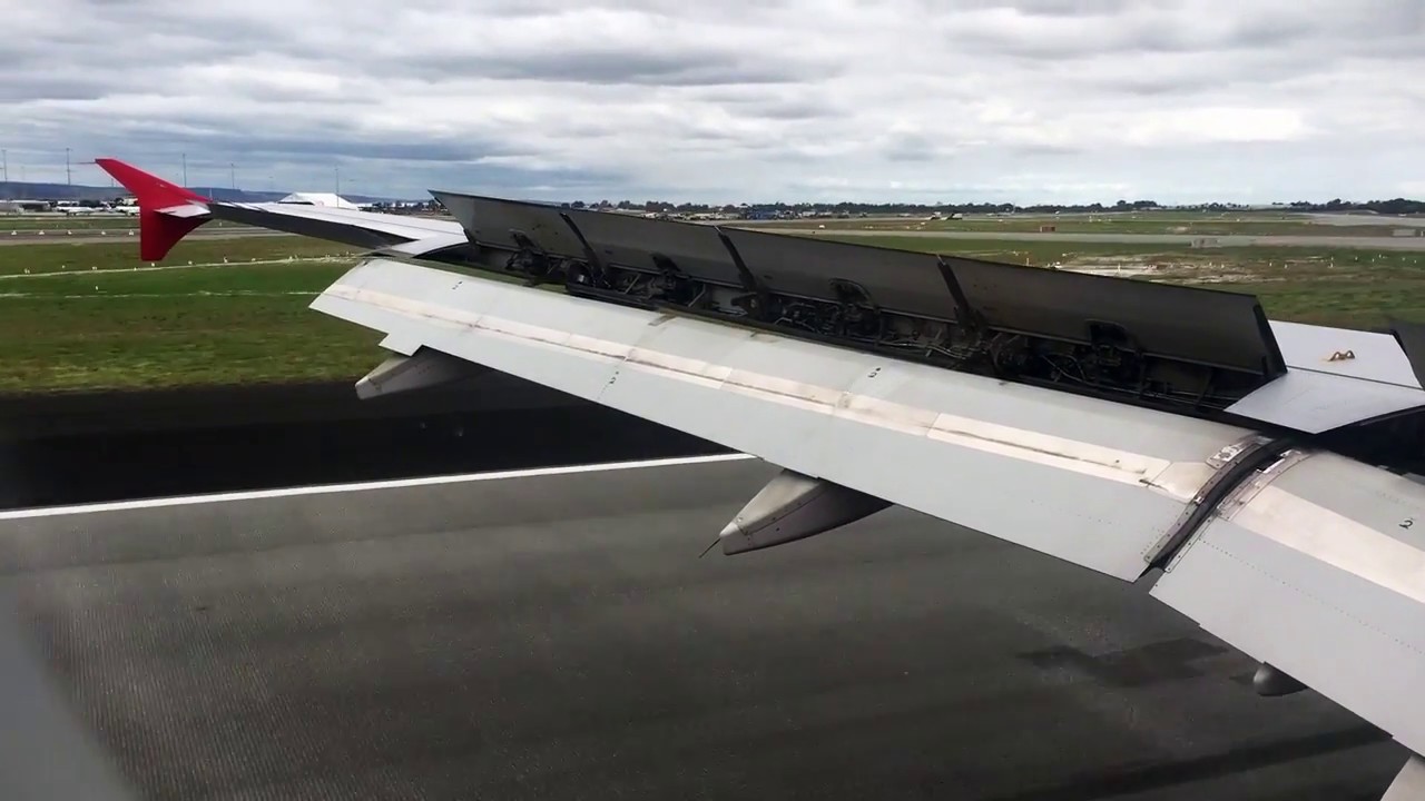 Air Asia Airbus A320 Landing @ Perth Intl. Airport, Runway 24 - YouTube