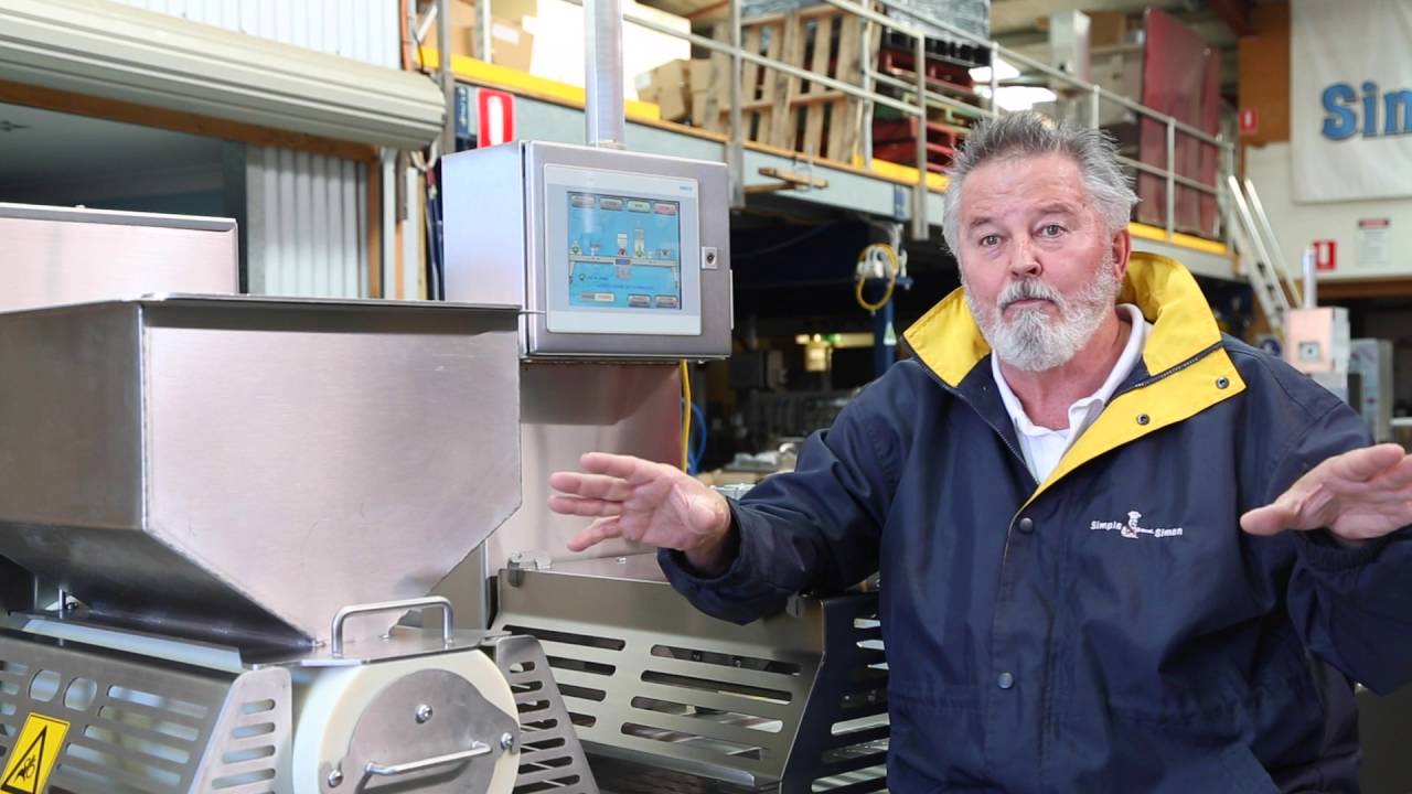 Simple Simon & Mr Pie - YouTube