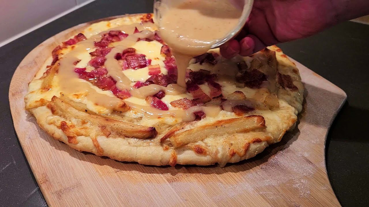 PIG OUT! Bacon Poutine Pizza - YouTube