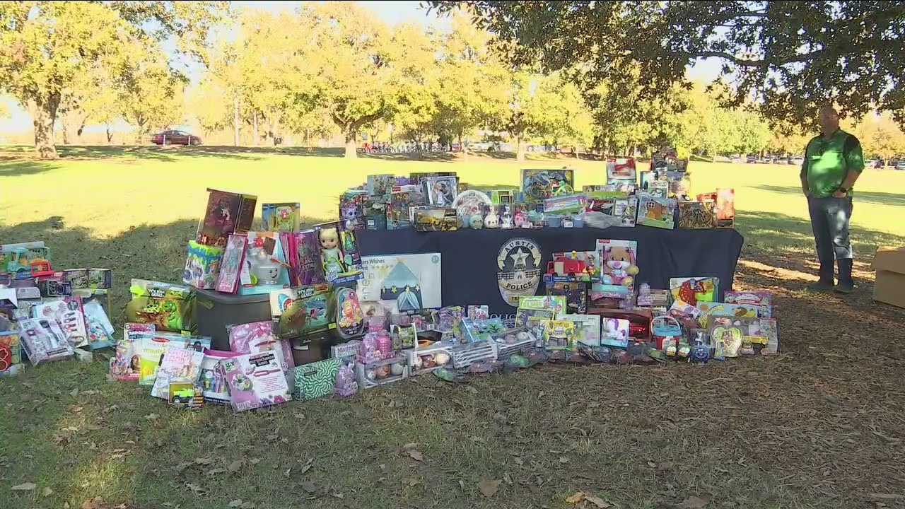 APD's Operation Blue Santa toy drop-off held at Zilker Park | FOX 7 ...