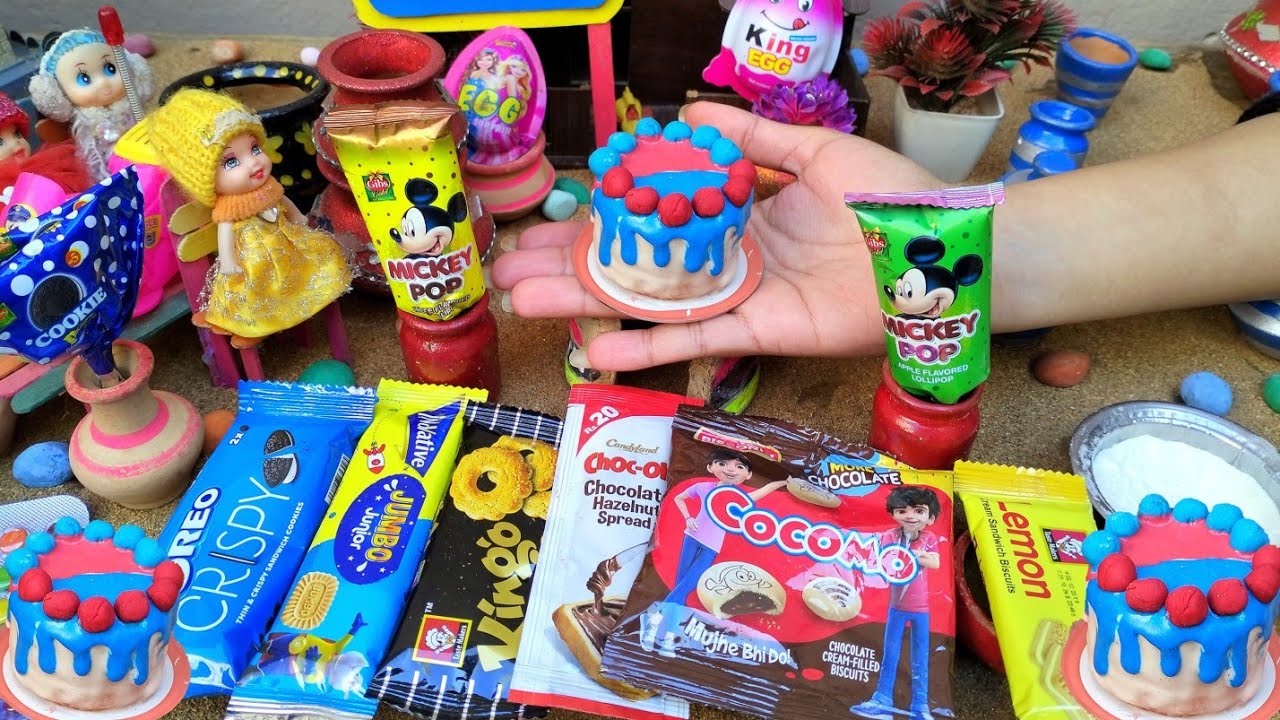 miniature-half-blue-half-pink-cake-tiny-cake-miniature-food-village