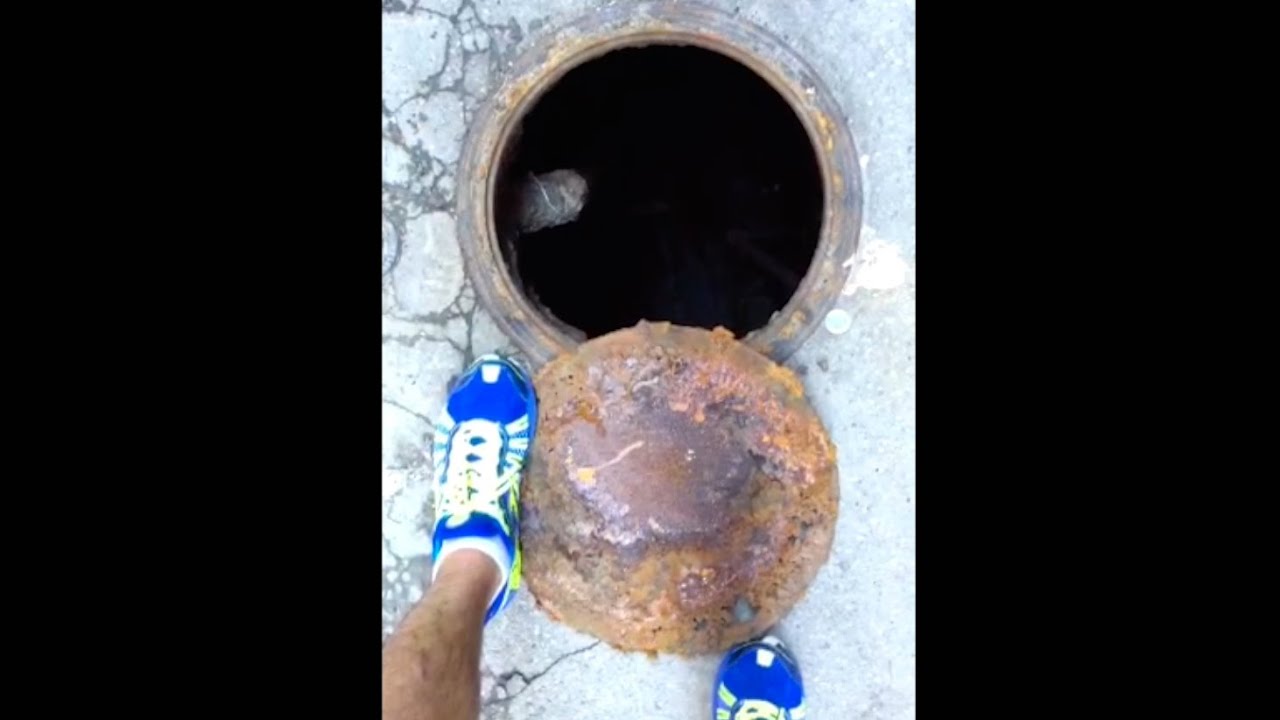 Bottomless Pit in NYC - YouTube