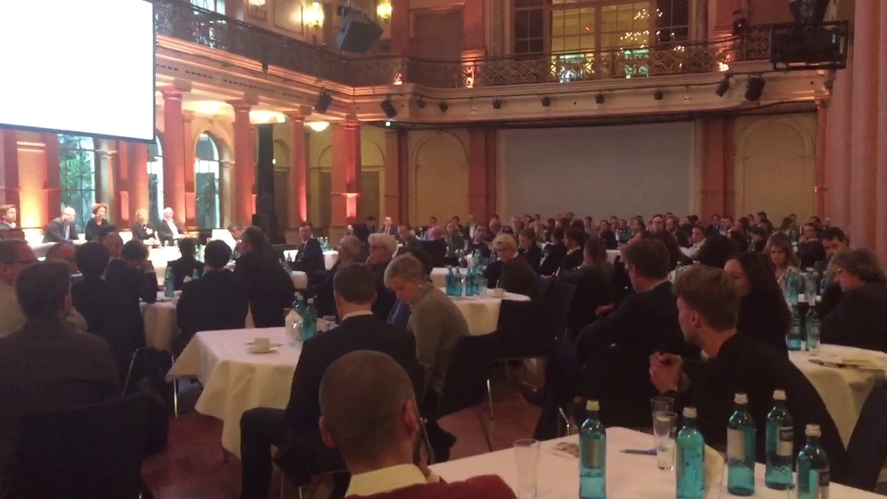 Max Zahn beim 2. Sustainable Finance Gipfel, 25.09.2018 in Frankfurt ...