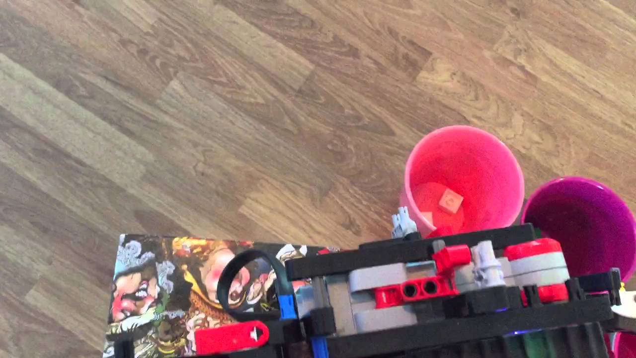 LEGO Mindstorms EV3 color sorting - YouTube