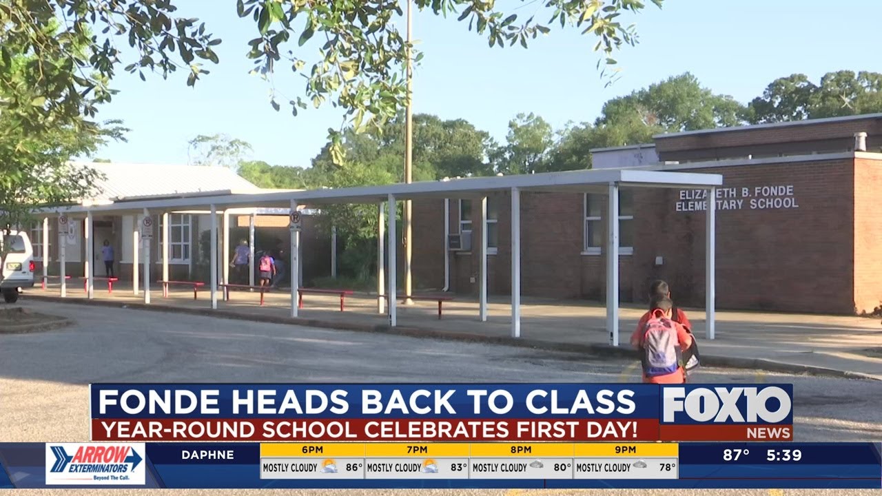 First day of school for Fonde students - YouTube