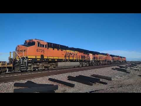 EB BNSF Domestic Intermodal/Spine Cars Train In Daggett Ca! #bigbossrailfanner - YouTube