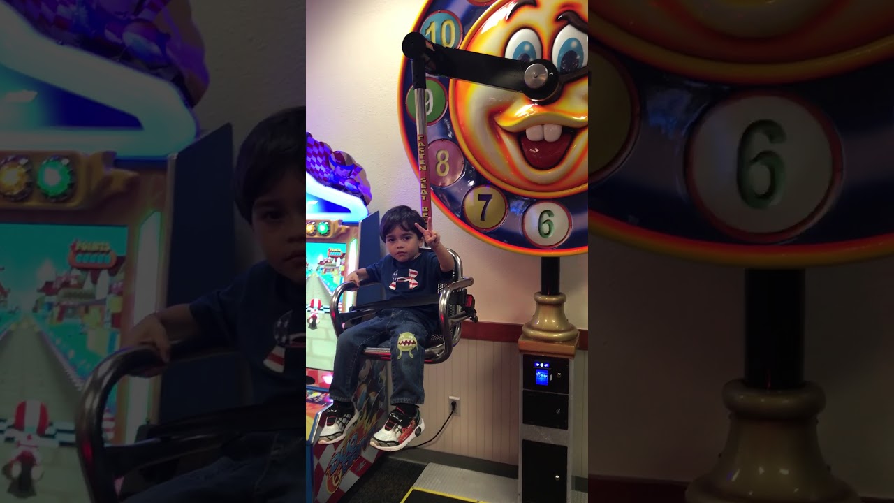 Chuck E. Cheese . Clock chair - YouTube