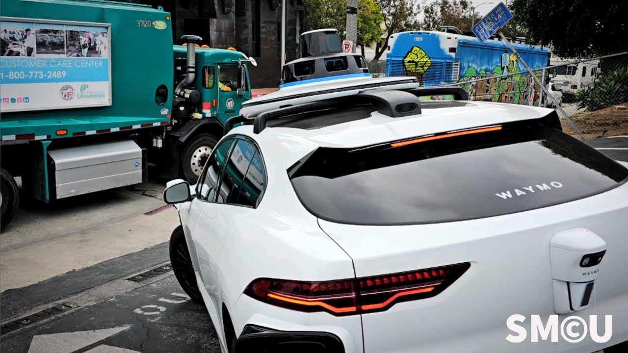 Human Intervention Aids Waymo Self-Driving Car in Parking Lot Standoff ...