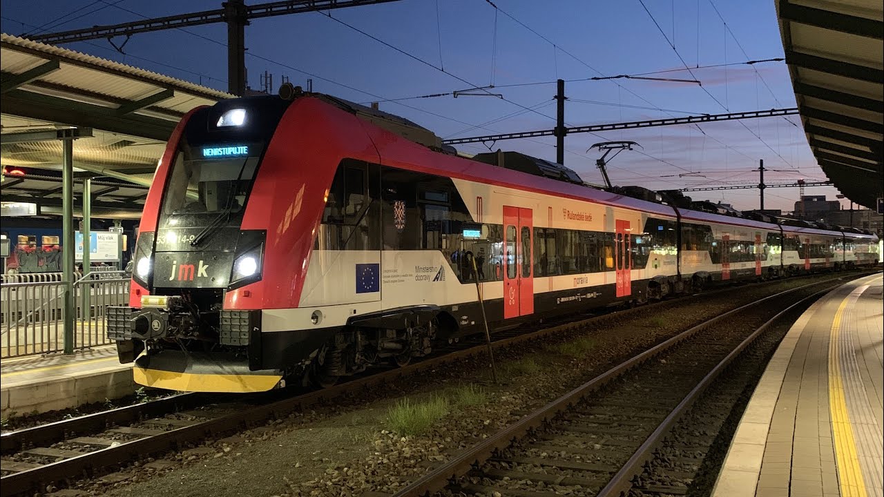 Brno railway station - train movement - YouTube