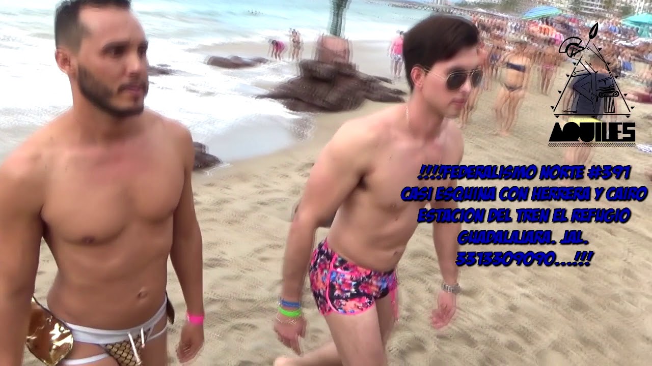 Hombres Guapos En Traje De Baño En La Playa Youtube