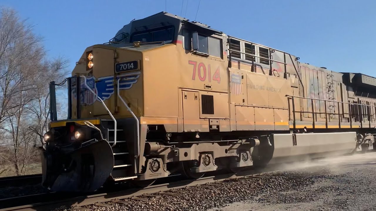 Union Pacific 7014 leads rerouted Z-Train ZCIG4 on 3/14/23 - YouTube