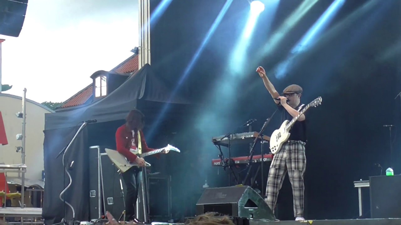 Weezer - The Good Life "Live@Gröna Lund" - YouTube