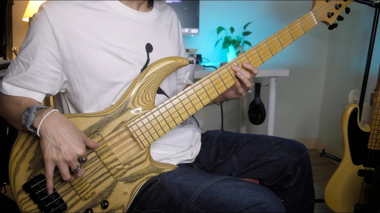 Jacob Collier (feat. Camilo) - Mi Corazón | Bass Jam - YouTube