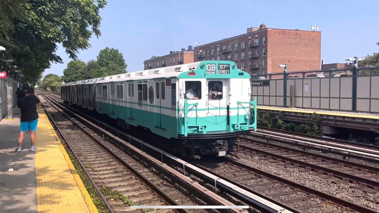 NYC Subway: (Q) Trains with Vintage Train Fleet Action @ Avenue U (9/18 ...