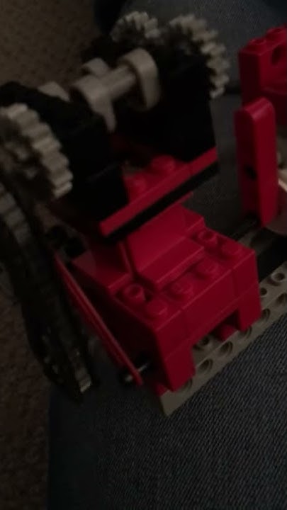 LEGO Technic DOHC single cylinder piston engine - YouTube