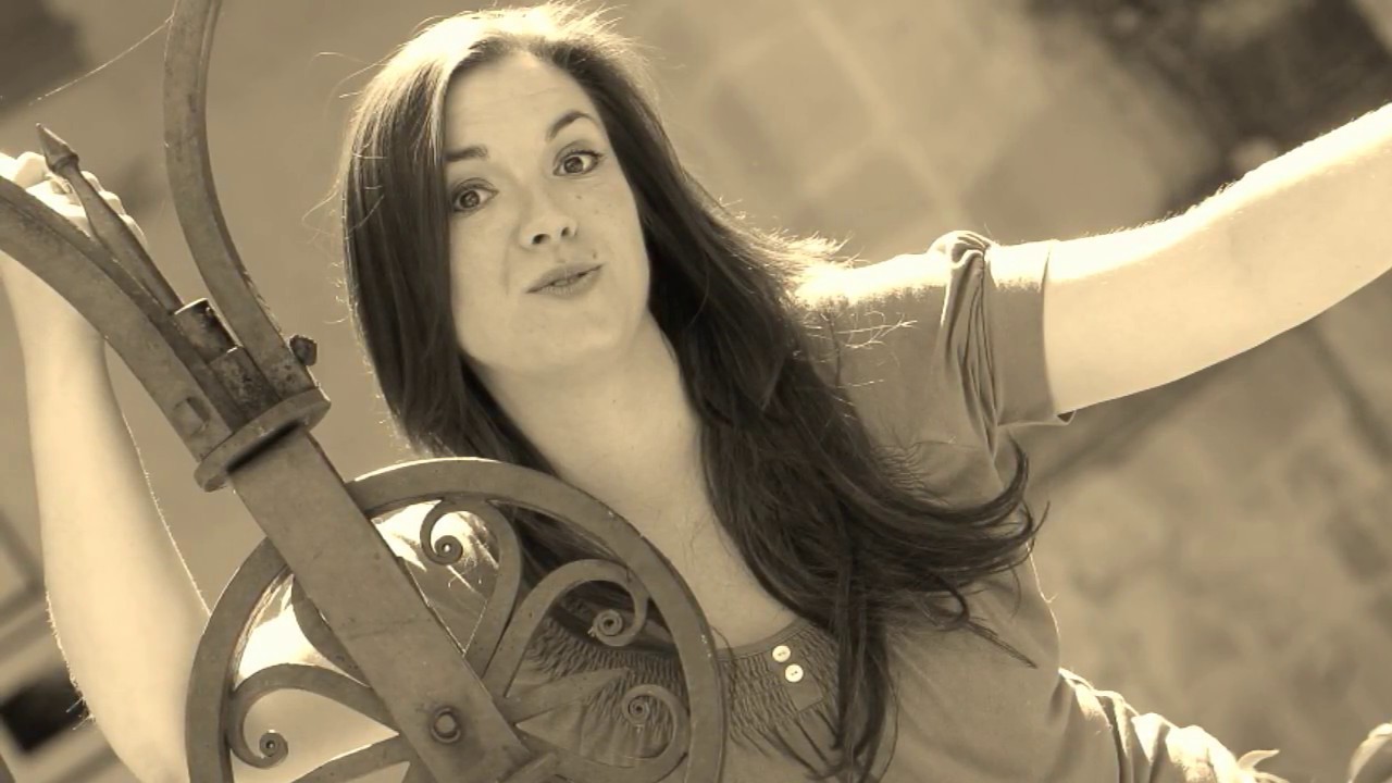 Air d'Adele "Mein Herr Marquis" La Chauve-Souris - Johann STRAUSS - YouTube