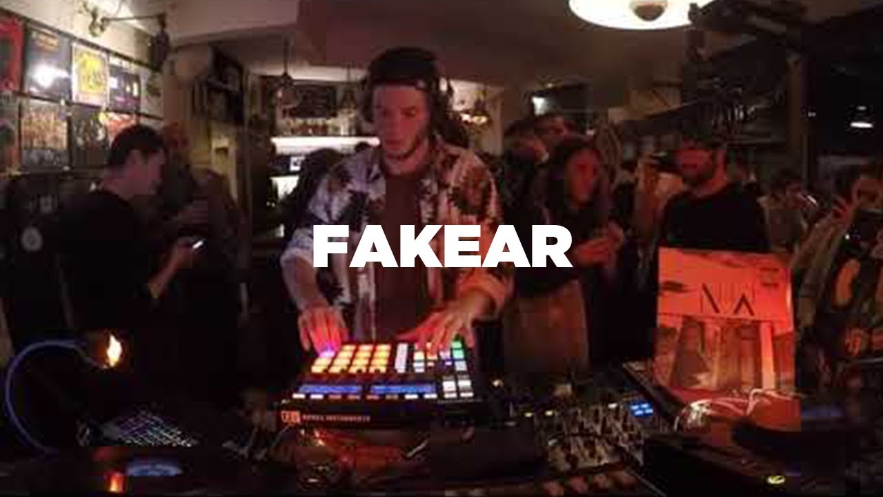 Fakear • Live Set • Nowadays V • Le Mellotron - YouTube