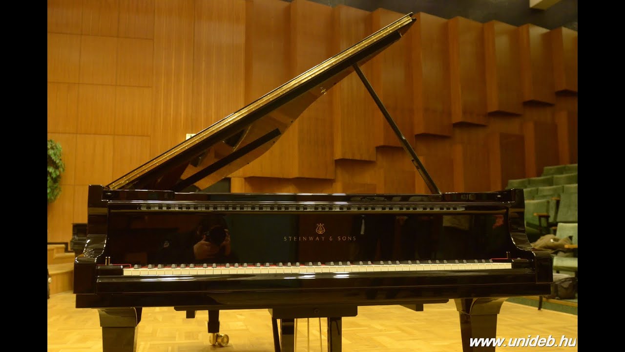 Új zongora a Zeneművészeti Karon - YouTube