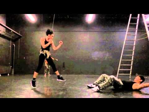 GIADA N Bungee - wall running - stunt rigging - YouTube