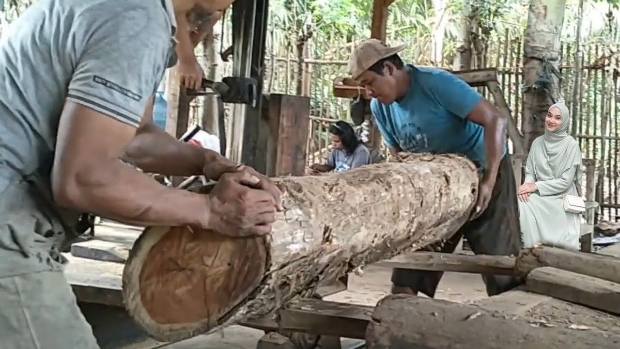 special teak wood sawing process for the frame material ordered by the ...