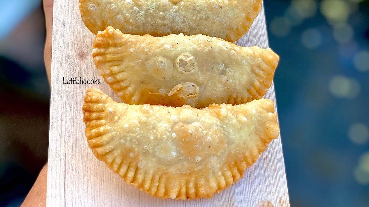 HOW TO MAKE FRIED FISH PIE || CRUNCHY FISH PIE || PASTEL - YouTube