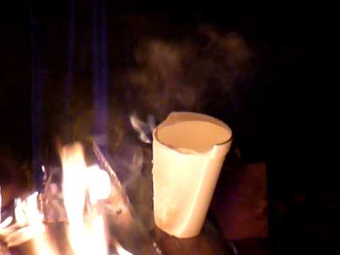 Styrofoam on fire doesn't burn -- a night experiment - YouTube