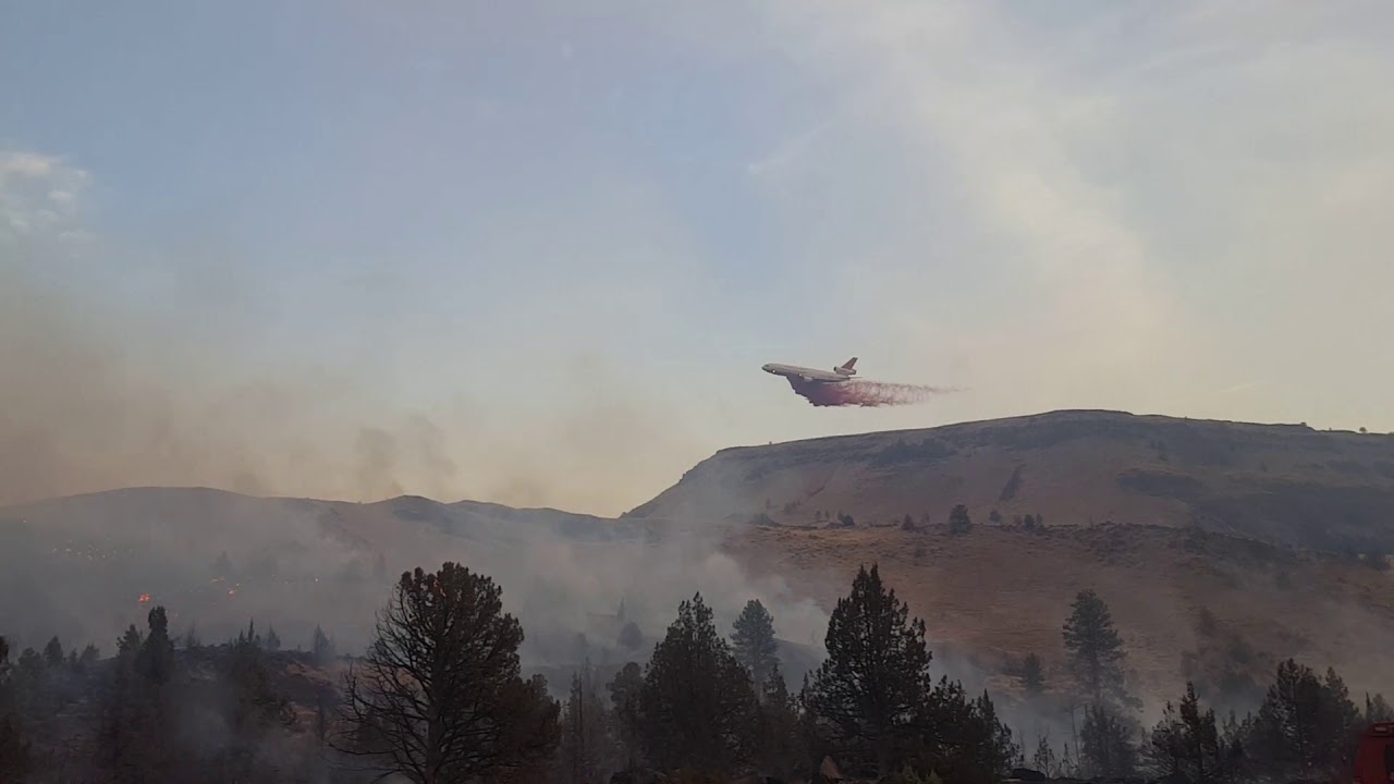 Tanker drop VLAT - YouTube