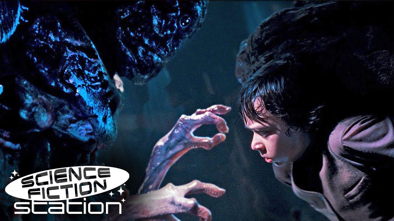 Cowboy vs. Alien | Cowboys & Aliens (2011) | Science Fiction Station ...