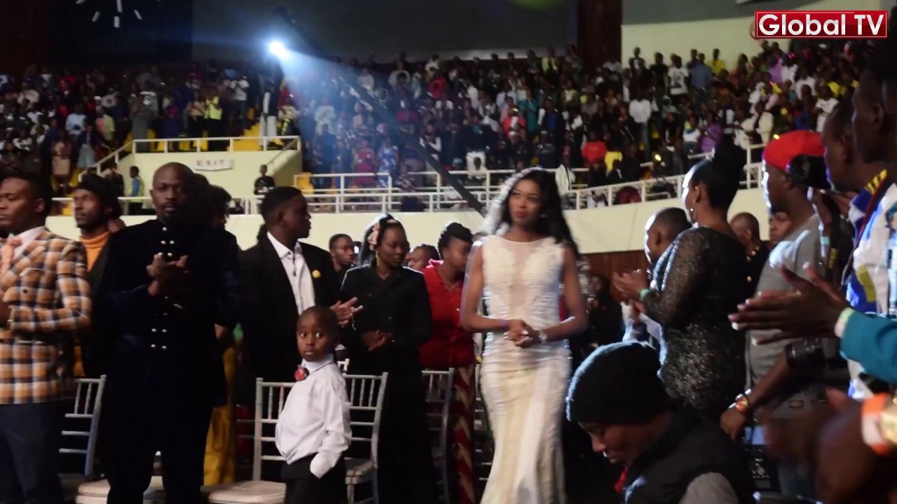 Marehemu ANGELA CHIBALONZA Alivyopewa Tuzo KENYA - YouTube